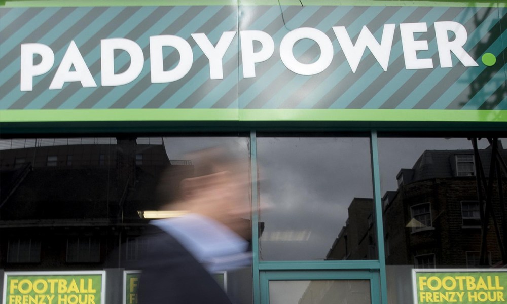 PADDY POWER PAY OUT ON MAX VERSTAPPEN AND LEWIS HAMILTON TO WIN F1 ...